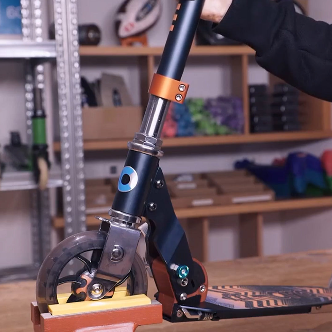 How to easily change the headset – Micro Scooters Australia